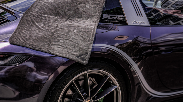 How to Dry a Car After Washing (Without Scratching) – AutoManiacs