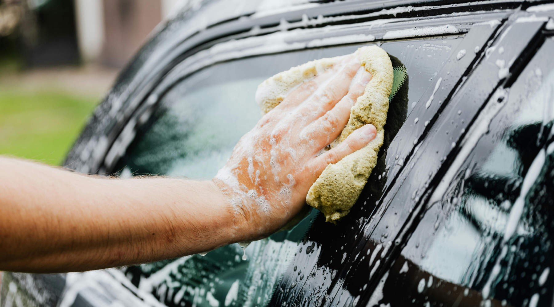 How to Wash Car Windows Without Streaks | AutoManiacs Guide